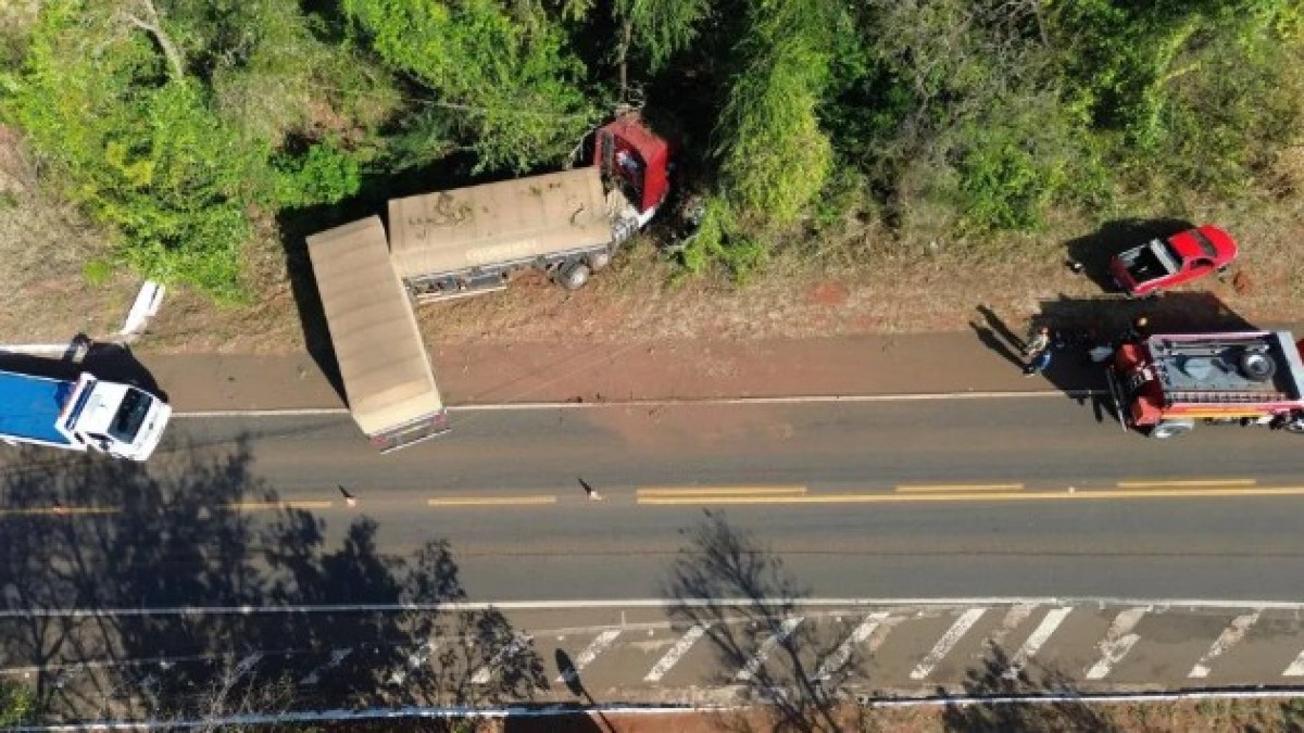 Acidente com bitrem após manobra deixa um morto e dois feridos em Mato Grosso do Sul | Notícias ...